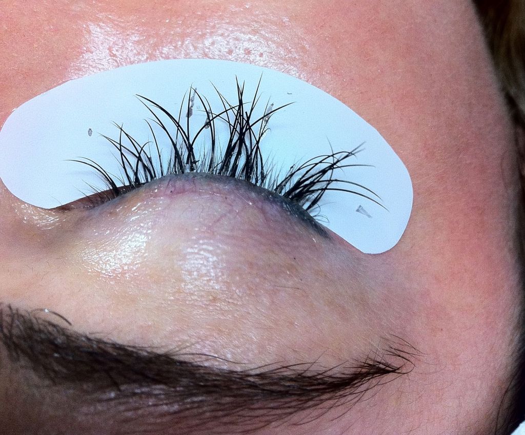 Will Eyelash Extensions damage my natural eyelashes? - Flawless Lashes